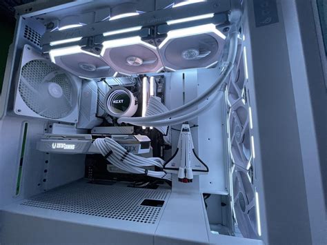 White NZXT White Kraken z73 rgb with lcd screen discontinued? : r/NZXT
