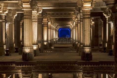 El Pozo Escalonado De Adalaj Gujarat Foto De Archivo Imagen De Esto
