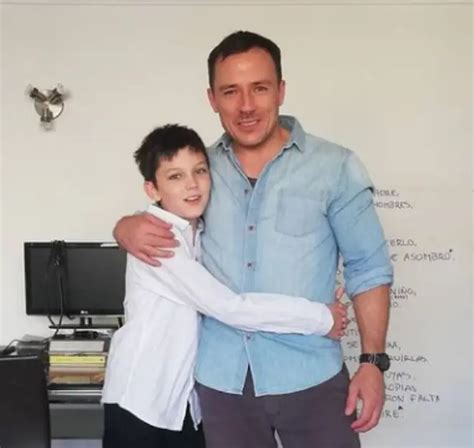 Porque padre no es el que engendra este influencer adoptó al hijo de