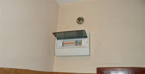 Ел табло с автоматични предпазители