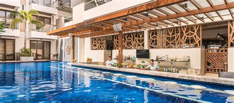Henann Palm Beach Resort Boracay And Pool Bars