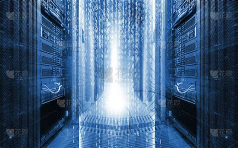 服务器室与编程数据设计元素。，大数据存储概念和云计算技术。