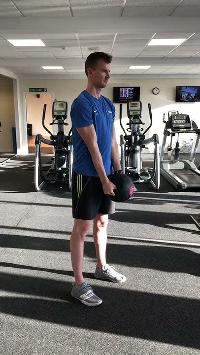 Medecine Ball Bicep Curls Mb10 Youtube