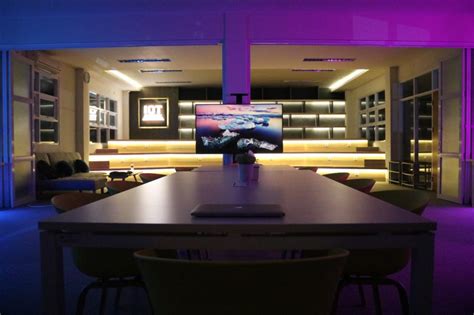 Laboratorium IoT Bisnis Digital