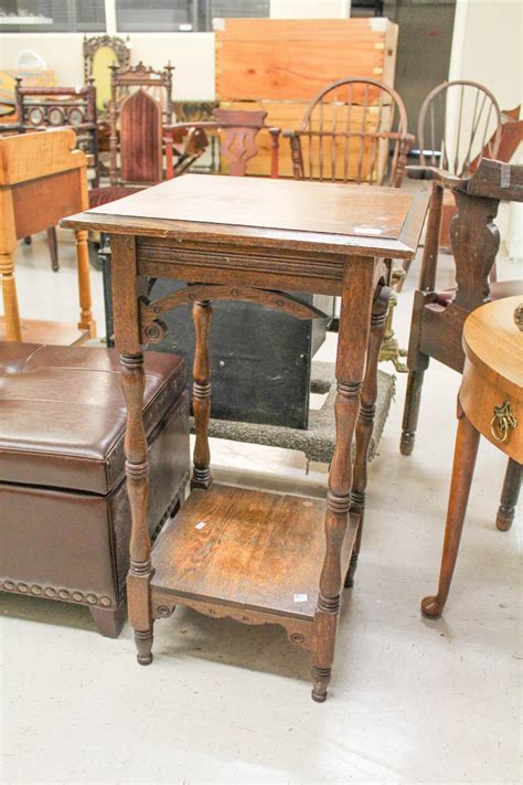 Lot Oak Accent Table