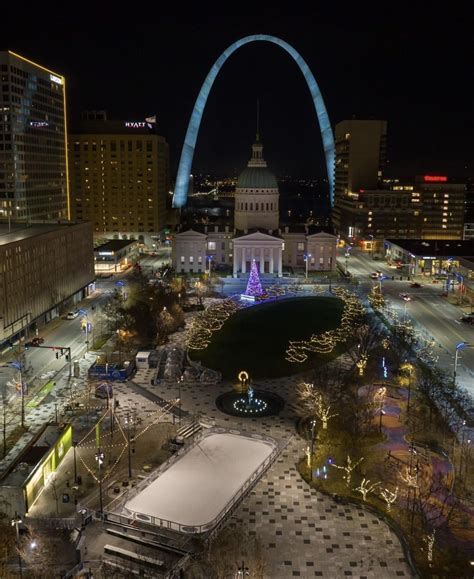 Arch Re Lit Before And After R Stlouis