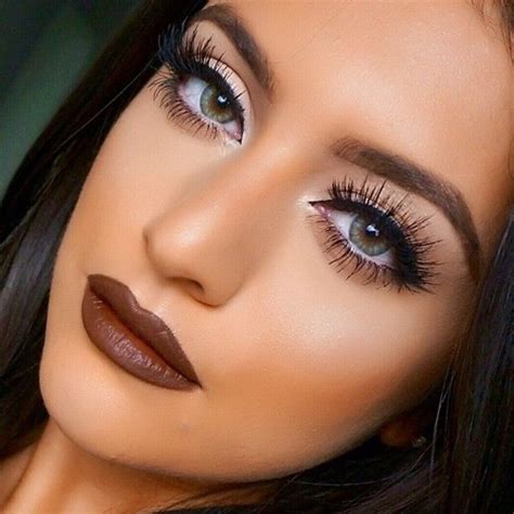 Hot And Sexy Lipstick Color Ideas For