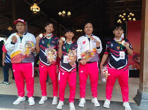 Murid Man 2 Yogyakarta Achmad Arlis Suwandhiarso Raih Medali Perak E Sport Free Fire Porda Diy