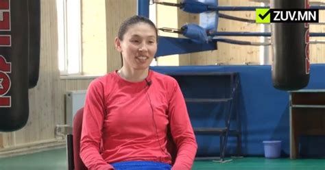 Л Алтанцэцэг ДАШТ ээс медаль хүртэх үед эмээгийн минь Миний охин боксын дэлхийн аварга болж