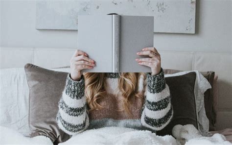 بهترین کتاب برای نوجوانان دختر معرفی ۱۰ کتاب برتر برای دختران نوجوان