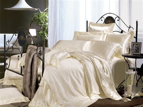 Taihu Snow Silk Solid Luxury Jacquard Ivory White 100 Mulberry Silk
