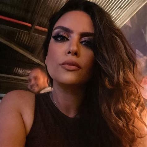 مش قولنا نركز في حاجة واحدة علشان منفشلش في كل حاجة بالشكل ده؟؟ رد عليا