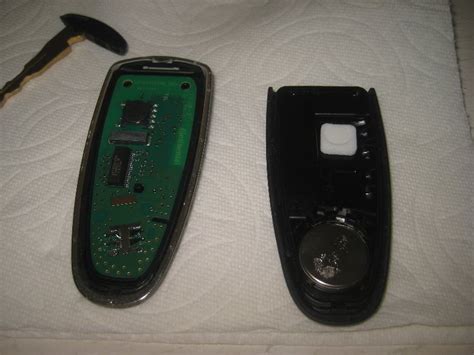 Ford Flex Key Fob Battery Replacement Guide 015