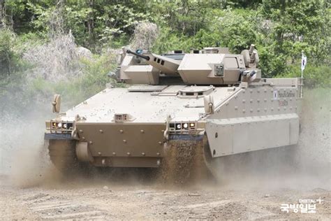 국방일보 ‘차세대 보병전투장갑차의 미래 레드백 시연 세계 보병전투장갑차의 미래