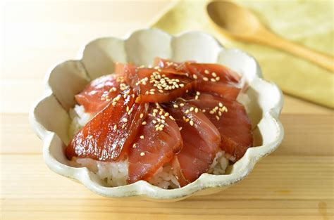 【マグロの漬け丼】安いマグロも絶品になる秘伝のタレ！ Satomiwaの☆からだが喜ぶおうちごはん