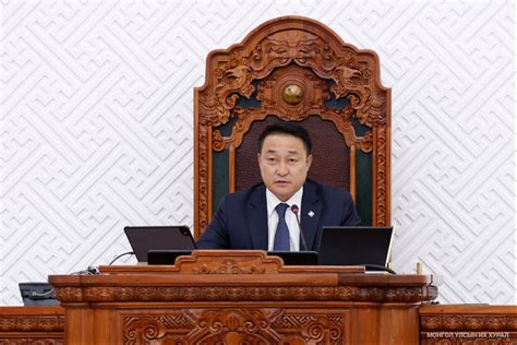 Д Амарбаясгалан УИХ д суудалтай ч бүлэггүй намын дарга нарыг таслах эрхгүйгээр УИХ ын даргын