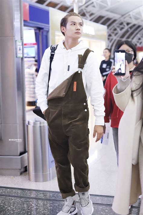 izumical adlı kullanıcının Zheng Ye Cheng panosundaki Pin