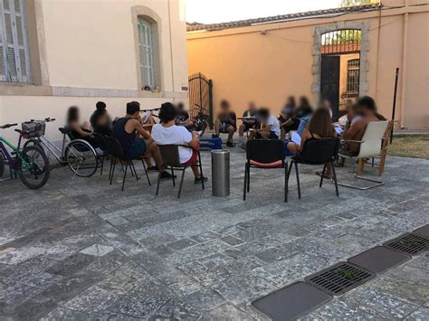 Αντιφασιστικό Μέτωπο Κέρκυρας Σκότωσε τον βασανιστή άντρα της και αντιμετωπίζει ισόβια Για 12