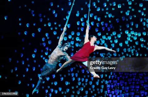 Cirque Du Soleil Show Photos And Premium High Res Pictures Getty Images