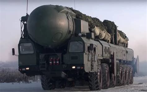 Создать мем ярс баллистическая ракета ядерная ракета россии ракетный комплекс тополь м