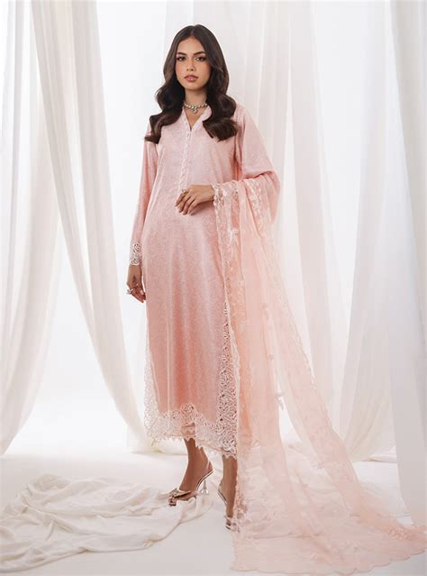 Neefa Zainab Chottani International