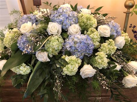 Flower Arrangements Using Hydrangeas