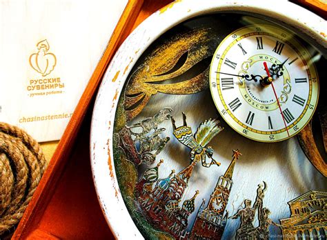 Город Москва необычные часы на стену в подарочной коробке из дерева в ...