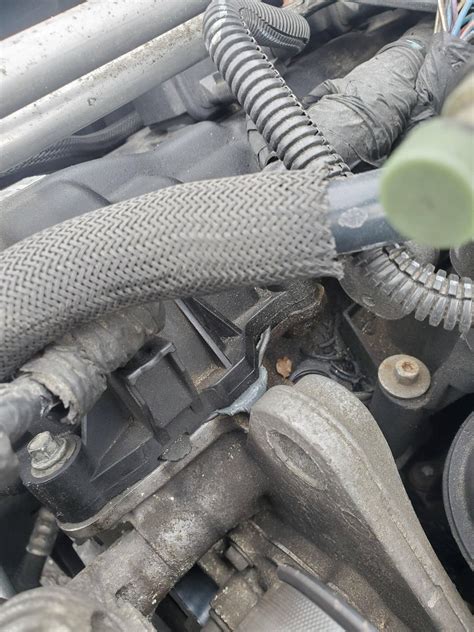 Is this valve cover gasket as incorrect as it looks? : r/MechanicAdvice
