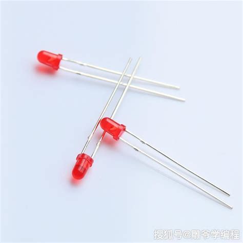 雕爷学编程Arduino动手做 三色LED交通灯模块 搜狐大视野 搜狐新闻