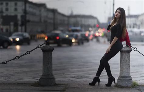 Wallpaper look face the city model Daniela for mobile and desktop section девушки