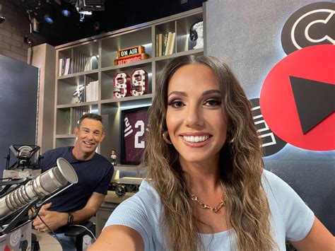 Espn Star Courtney Cronin Turns Heads With Stunning On Air Outfit As