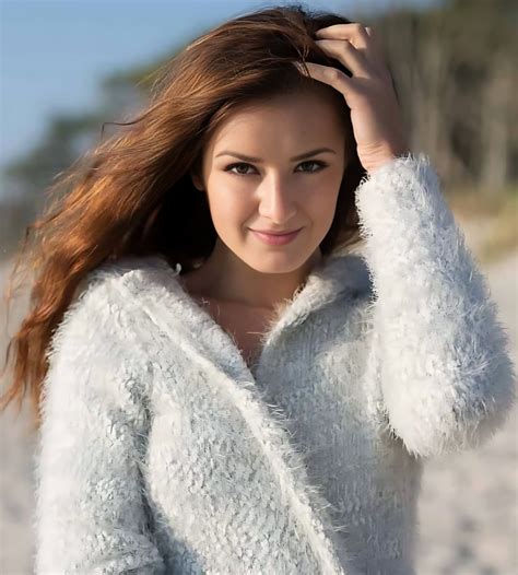 Lina Love Actress Wiki Age Net Worth Photos Videos Biography And More