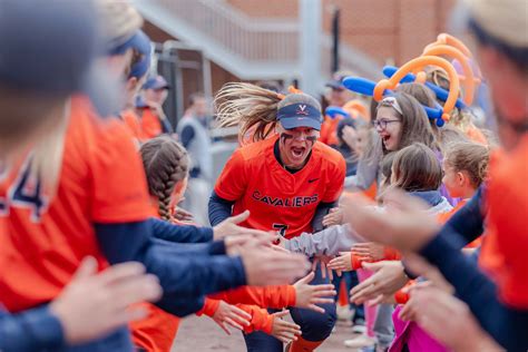 Field Of Dreams Uva Softball Teams Palmer Park Drawing Big Crowds