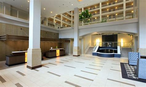 Embassy Suites By Hilton Chicago Downtown River North Prices And Hotel