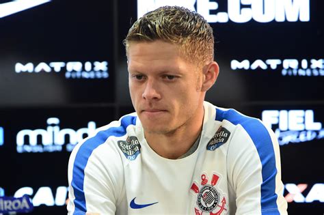 Em Tom De Despedida Marlone Pede Respeito à Sua História No Timão