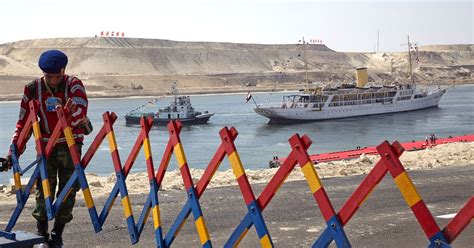 Egipto Comenzó A Realizar Obras Para Ampliar El Canal De Suez Tras El
