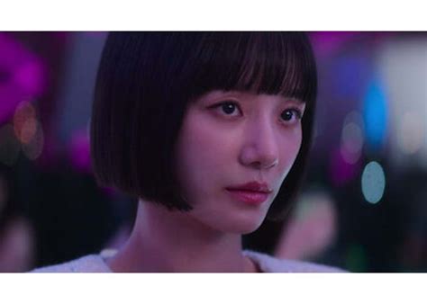 Dengan Rambut Model Bob Sosok Park Gyu Young Mengingatkan Pada Natalie