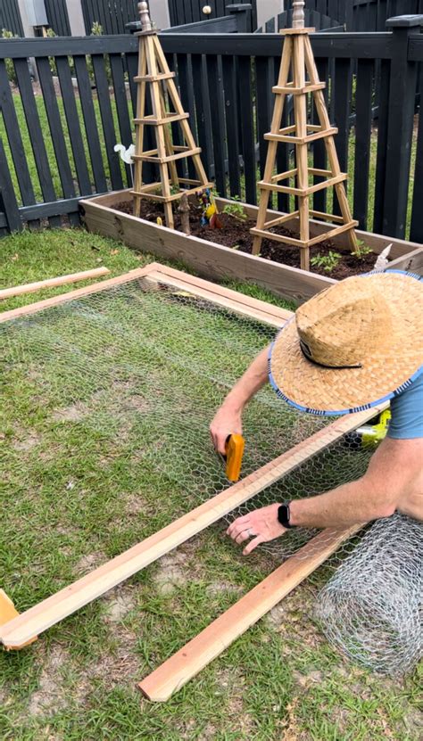 How To Build A Simple Wire Garden Trellis