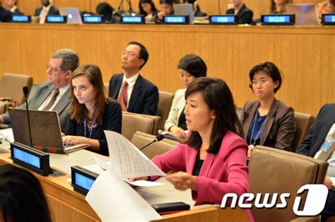 위안부 문제 해결 촉구하는 조윤선 장관 뉴스1