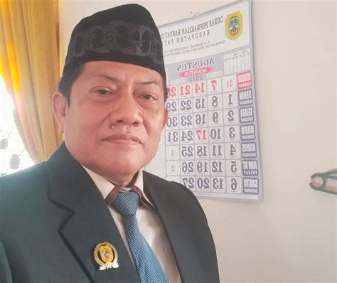 Anggota Dewan Pati Ngantor Bawa Motor