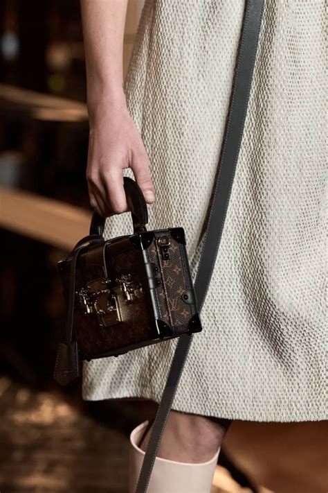 현재 반응 핫한 루이비통 2023 신상 백  인스티즈 Instiz 인티포털 카테고리