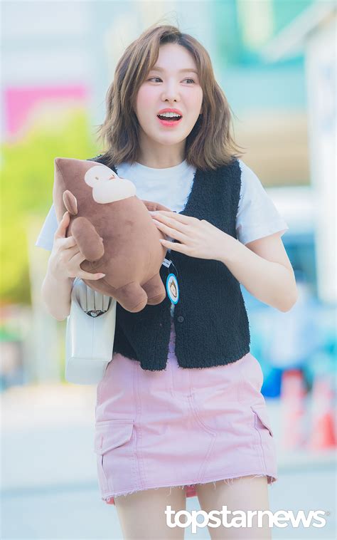[hd포토] 레드벨벳 Red Velvet 웬디 비수면 내시경 검사 생각만 해도 가슴이 철렁 웬디의 영스트리트 출근길 네이트 연예
