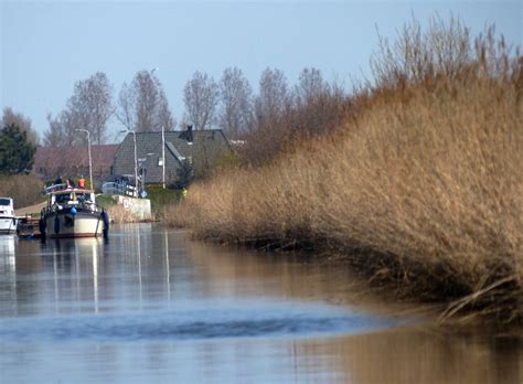 무료 이미지 물 보트 강 운하 반사 차량 저수지 수로 네덜란드 습지 채널 리스 지형 3751x2761 238831 무료 이미지 Pxhere