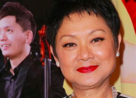 知名歌手叶丽仪从澳洲回国，74岁已满头白发，分享抗癌抗抑郁心得 ＊ 阿波罗新闻网