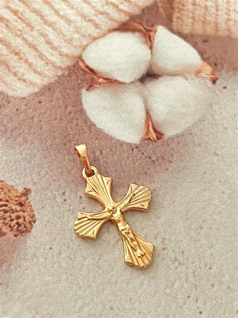 Позолочений хрестик підвіска позолота — ціна 245 грн у каталозі Підвіски Купити аксесуари за