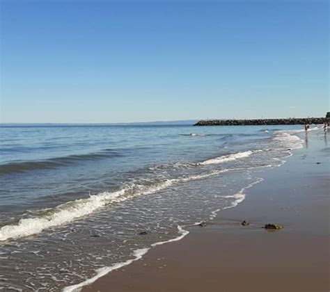 Plage Au Havre De Lanse Chalet Et Spa Avec Vue Sur Le Fleuve