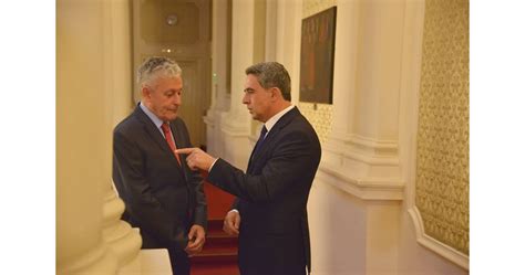 Контактната група ще разговаря с ДПС днес в Народното събрание