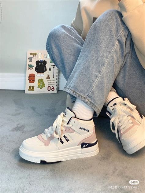 𝐀. 𝐉𝐀𝐘 adlı kullanıcının 💖Мои пины💗 panosundaki Pin | Moda ayakkabılar ...