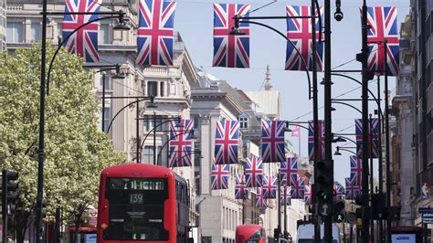 108131241 1744608841052 Gettyimages 2207694014 London Tariffs 164 03 04