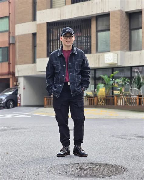 캐쥬얼한 무드의 워크웨어 코디